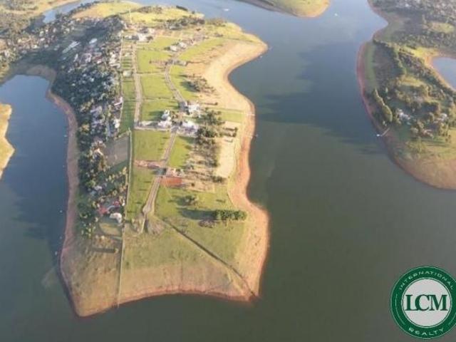 Terreno à venda no Condomínio Porto Laranjeiras