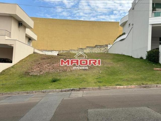 Terreno à venda no Condomínio Porto Seguro Village em Valinhos