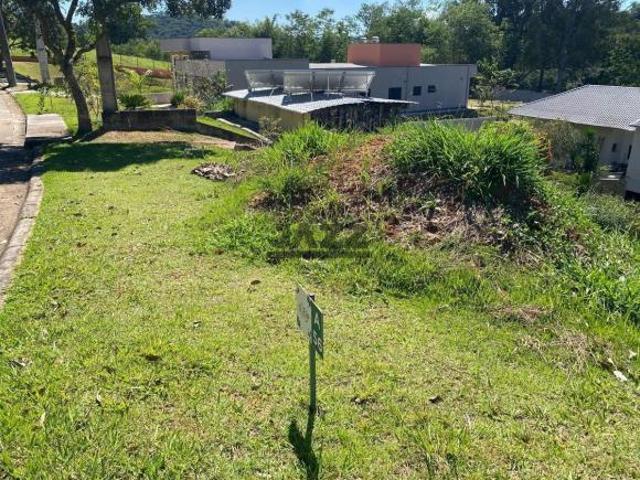 Terreno a venda no condomínio Recanto Santa Bárbara, alto padrão, 1.042,50m²