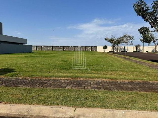 Terreno a venda no Condomínio Reserva Iguaçu em Foz do Iguaçu