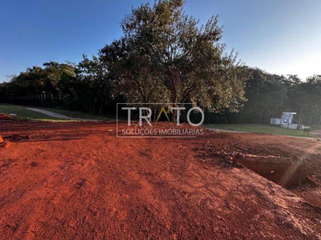 Terreno à venda no Condomínio Reserva Santa Izabel