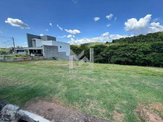 Terreno à venda no Condomínio Reserva Santa Isabel em Louveira/SP