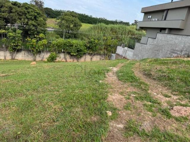Terreno à Venda no Condomínio Residencial Vila Lombarda, em Valinhos, no bairro