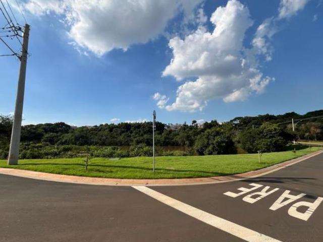 Terreno à Venda no Condomínio Residencial das Acácias em Paulinia/SP