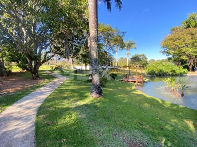 Terreno à Venda no Condomínio Residencial Jardins em Carmo do Cajuru MG