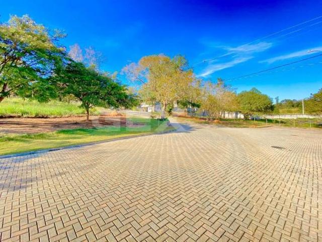 Terreno à Venda no Condomínio Residencial Jardins em Carmo do Cajuru MG