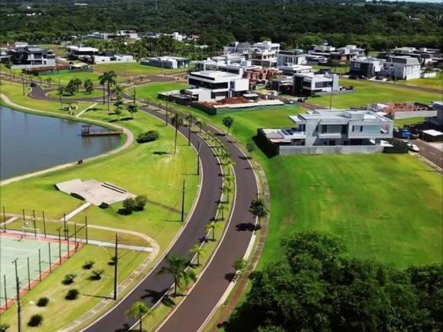 Terreno à venda no Condomínio Royal Boulevard Fase 1