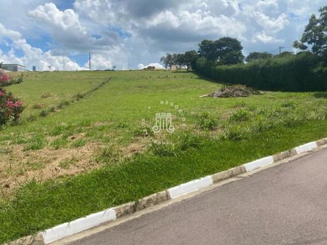TERRENO À VENDA NO CONDOMINIO SOLAR BANDEIRANTES COM 1.320M² EM PEQUENO ACLIVE ITUPEVA/SP