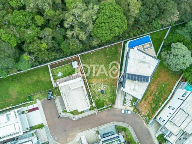 TERRENO EM CONDOMÍNIO DE ALTO PADRÃO EM ÓTIMA LOCALIZAÇÃO