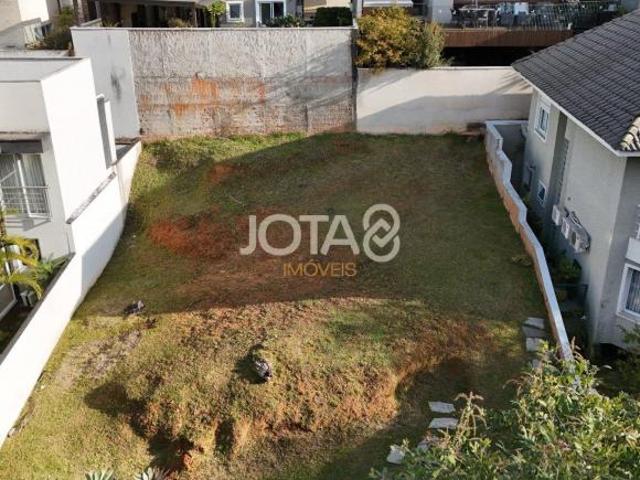 Terreno à venda no Campo Comprido