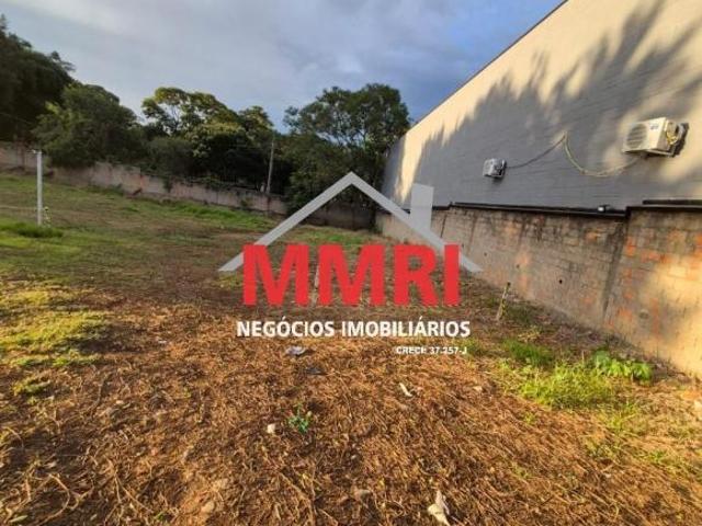 Terreno à venda no Centro de Araçoiaba da Serra SP 400,00 m² de área!