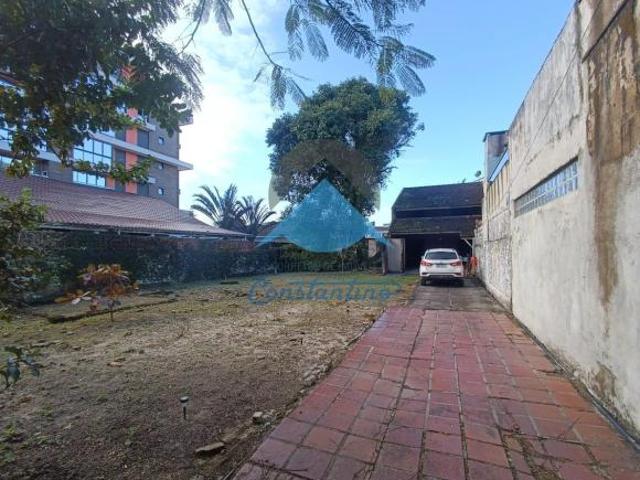 Terreno à venda no Centro de Guaratuba PR com 560,00 m² de área. Aproveite essa oportunidade única!
