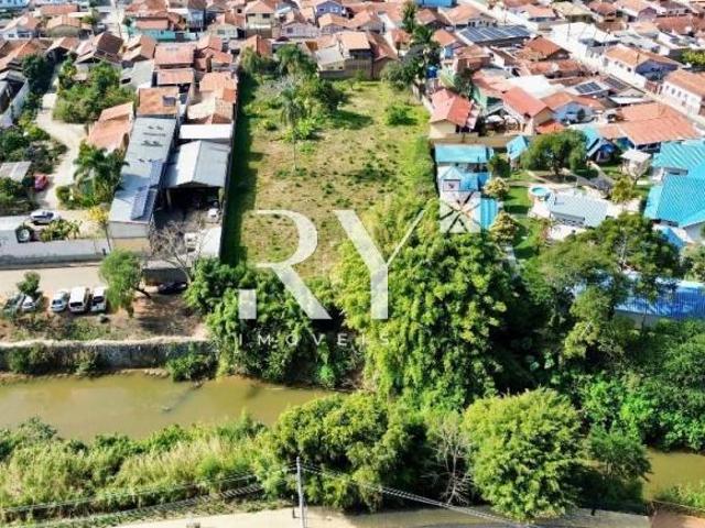 Terreno à venda no Centro de São Bento do Sapucaí SP com 3.698,00 m² de área!