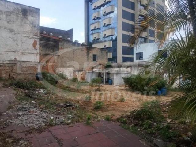Terreno à venda no Centro