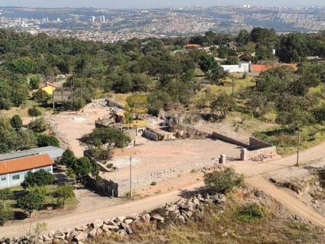 Terreno à venda no CHÁCARAS ALPINA em Valinhos/SP
