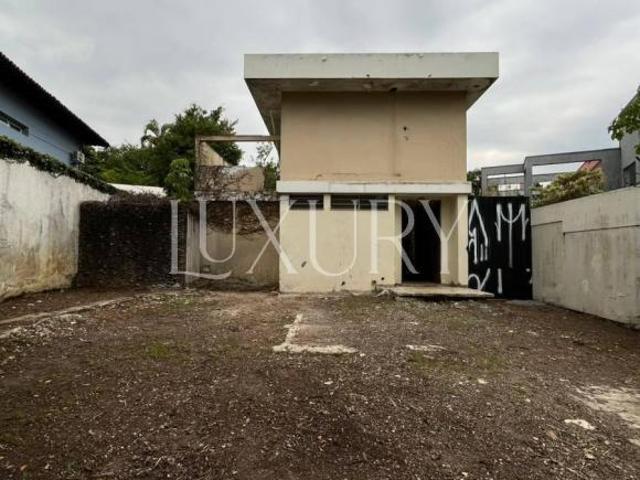 Terreno á venda no Alto de Pinheiros com Projeto Olegário de Sá 521m² 5 Suítes Piscina