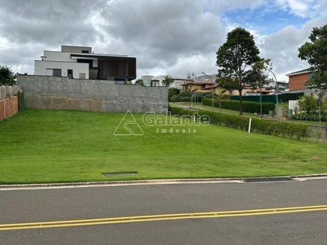 Terreno a Venda no Alphaville Dom Pedro III
