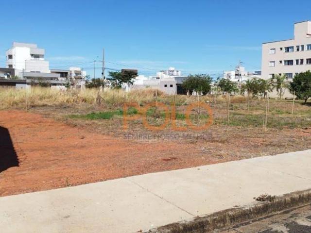 Terreno à venda no bairro Novo Mundo em Uberlândia