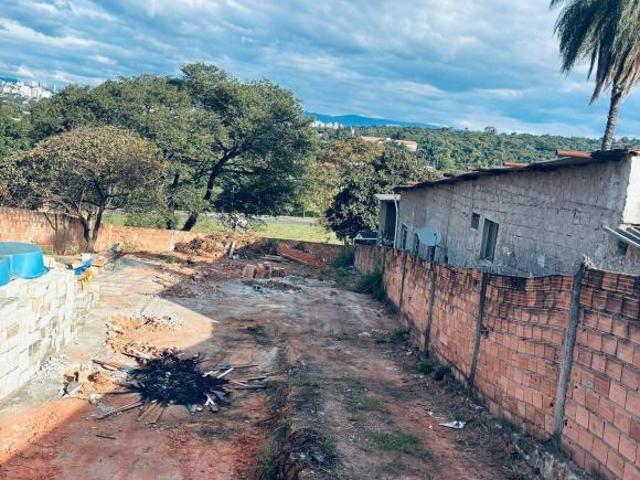 Terreno à venda no bairro Braúnas em Belo Horizonte/MG