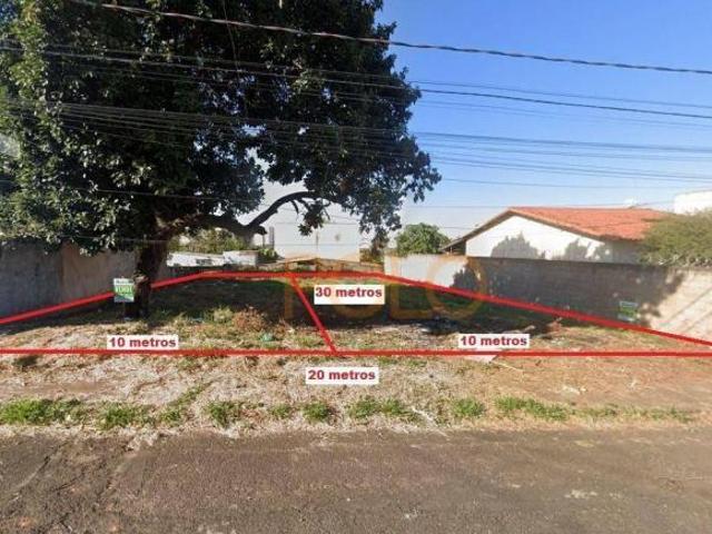 Terreno à venda no bairro Carajás em Uberlândia