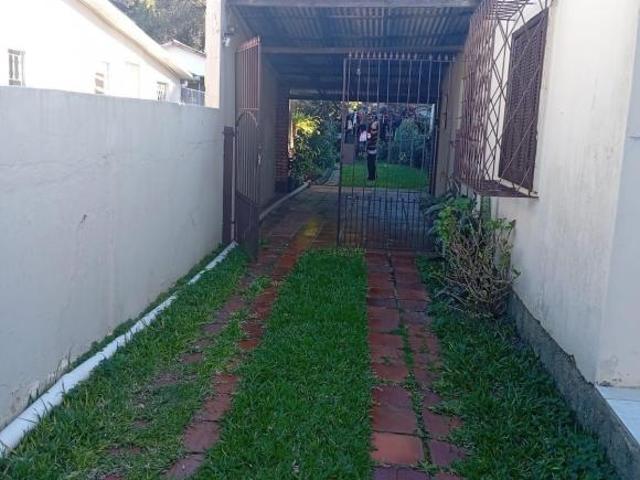 Terreno á venda no bairro Cavalhada em Porto Alegre!