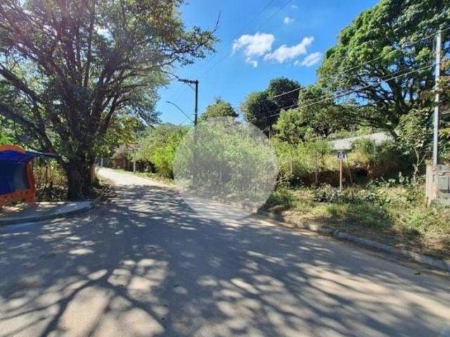 Terreno à venda no bairro Chácara das Garças em Santana de Parnaíba/SP