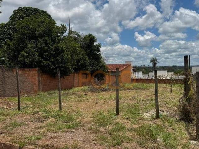 Terreno à venda no bairro Cidade Jardim em Uberlândia