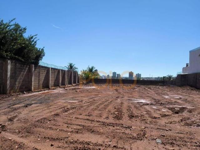 Terreno à venda no bairro Cidade Jardim em Uberlândia