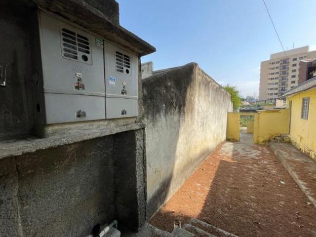 Terreno à venda no Bairro da Vila Mangalot na Rua Roberto de Lamenais