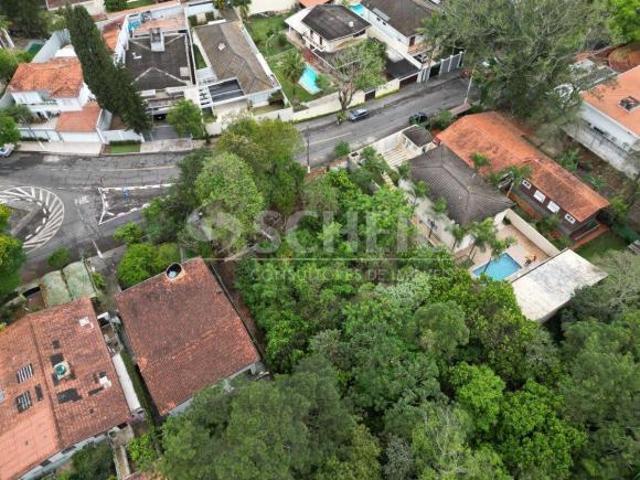 Terreno a venda no Bairro de Interlagos
