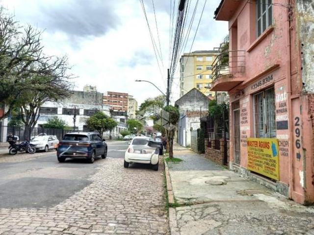 Terreno à venda no Bairro Floresta em Porto Alegre