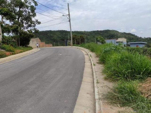 Terreno à venda no Bairro ICAIVERA