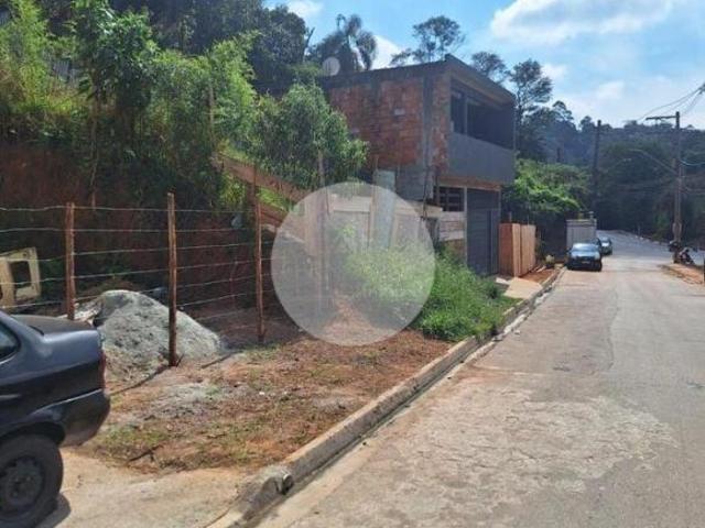 Terreno à venda no bairro Jardim Paula em Santana de Parnaíba/SP