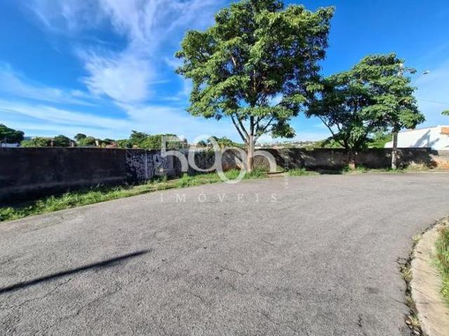 Terreno à venda no bairro Jardim Santa Tereza em Itu, com 1.870 m²