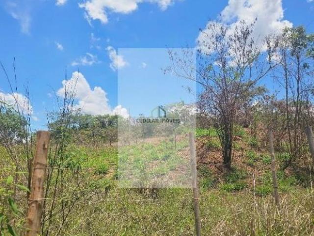 Terreno à venda no bairro Paraíso em Mateus Leme MG com 300m² de área!