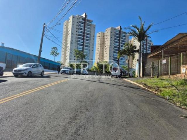 Terreno à venda no bairro Parque dos Pomares