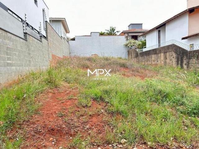 Terreno à venda no bairro Parque Santa Cecília em Piracicaba