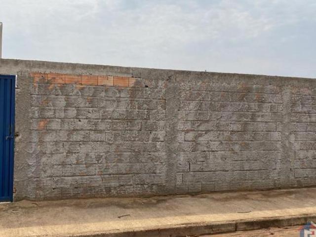 Terreno à Venda no Bairro Planalto em Patos de Minas | Lote com 332m²