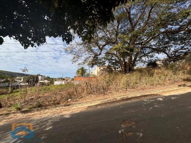 Terreno à venda no bairro Porto Seguro Caratinga
