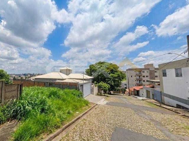 Terreno à Venda no Bairro São Roque com 409m² em Divinópolis MG