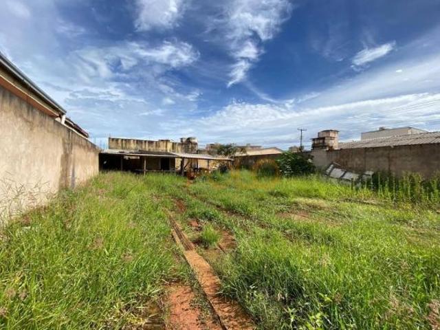 Terreno à venda no bairro Saraiva em Uberlândia