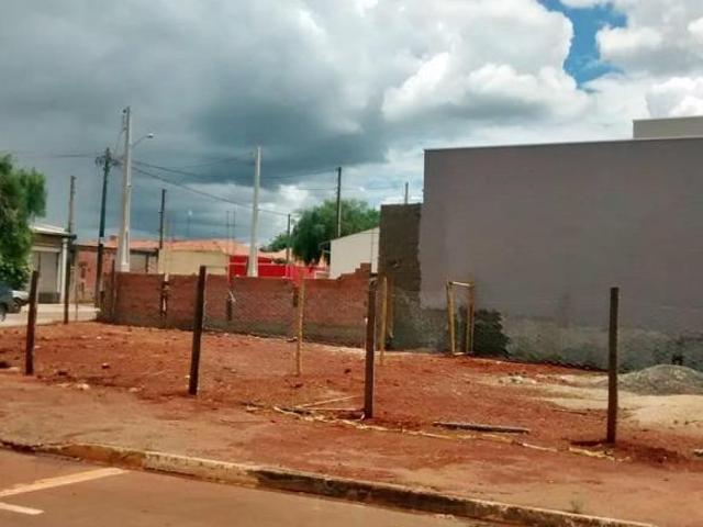 Terreno à venda no Bairro Tanquinho, com 290,62 m²