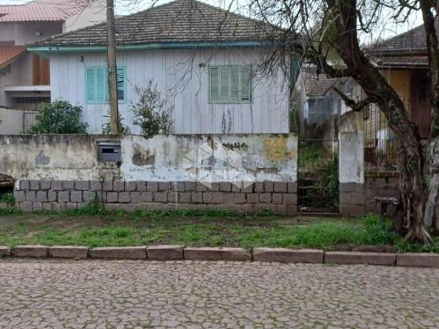 Terreno a venda no bairro Teresópolis na zona sul de Porto Alegre, RS
