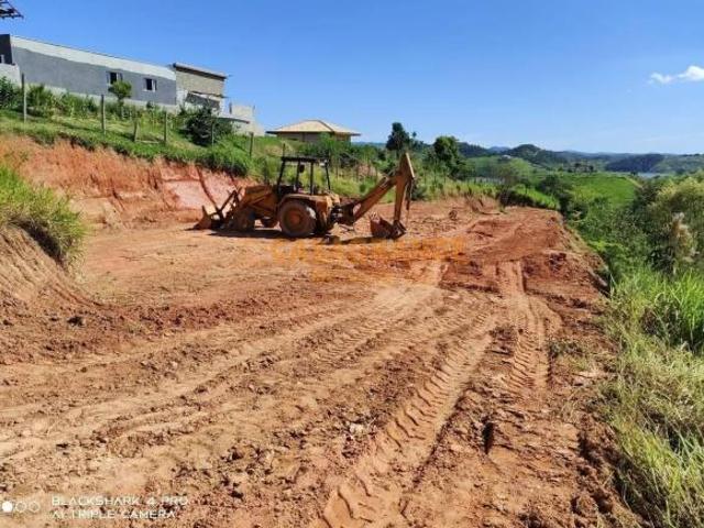 Terreno à Venda no Bairro Varadouro em Jacareí 1.450m²