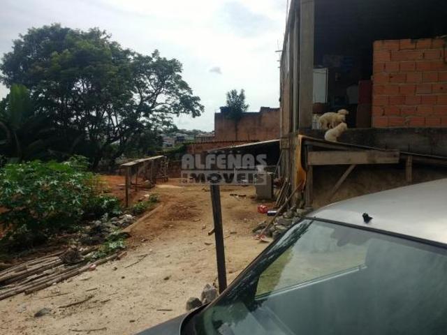 Terreno à venda no Bairro XANGRI LA