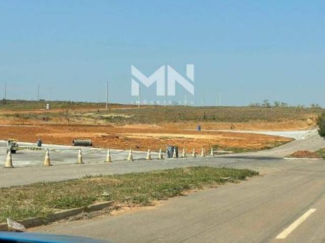 Terreno á Venda no Distrito Industrial Vanguarda em Salto/SP