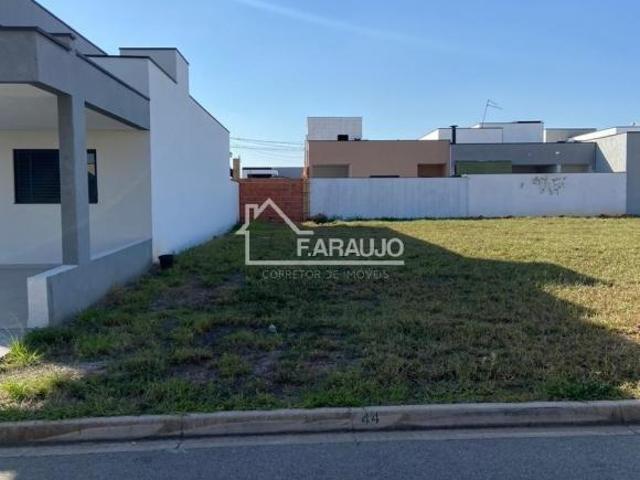 Terreno à venda no Horto Florestal