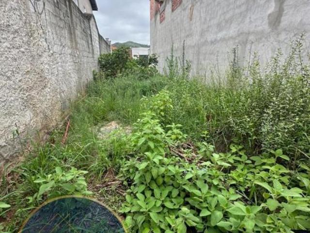 Terreno à venda no Jardim Adriana