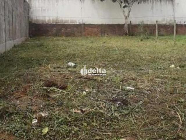 Terreno a venda no Jardim Botânico
