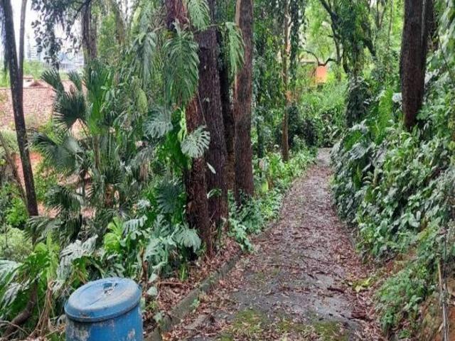 Terreno à venda no Jardim Colombo com 900m²